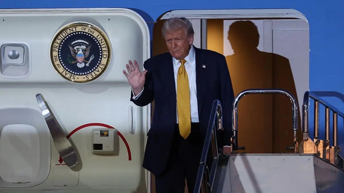 ‘Can’t Walk or Sit Up Straight’: Short Clip of Trump’s ‘Hunched Over ...