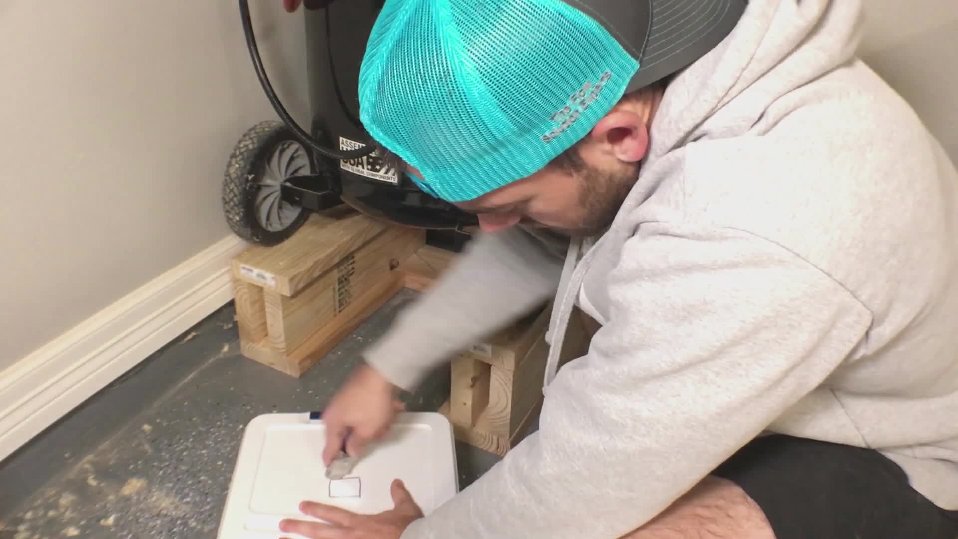 I made a DIY drainage system for my compressor