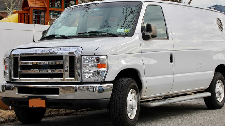Every Ford Model Powered By The 6.8L V10 Engine