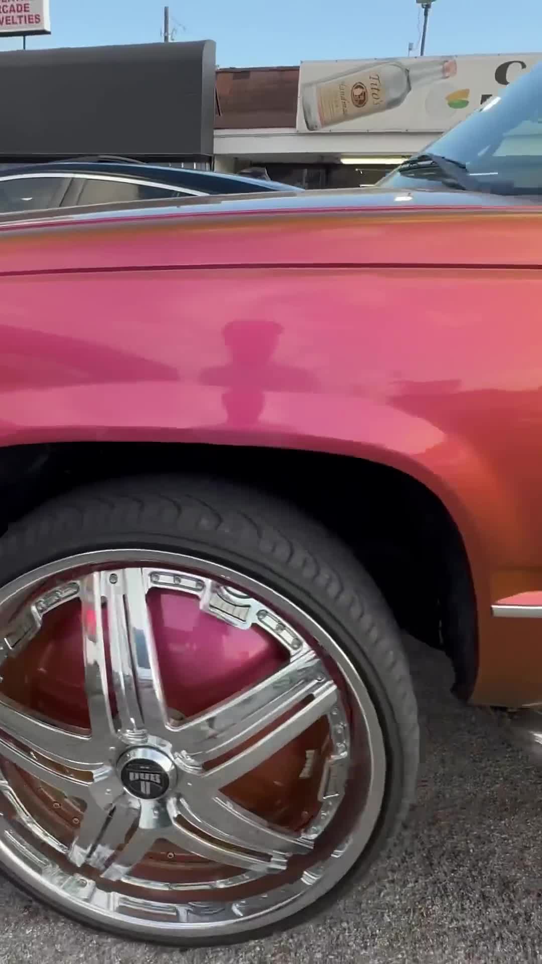 Outrageous Chevy Tahoe on 28” DUB floaters