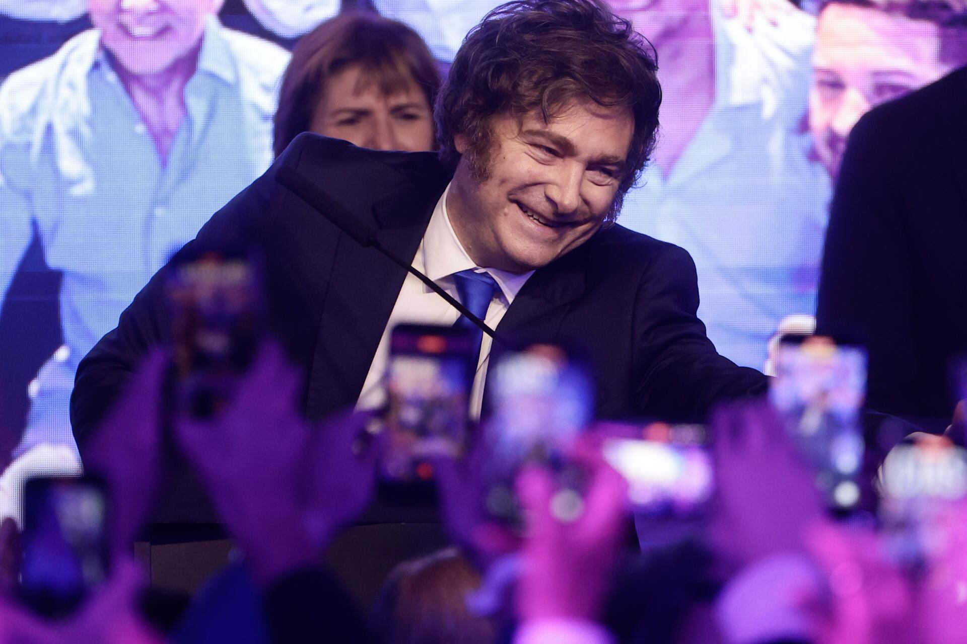 Milei, el rockero que respira a pesar de la corrupción y la deuda de ...