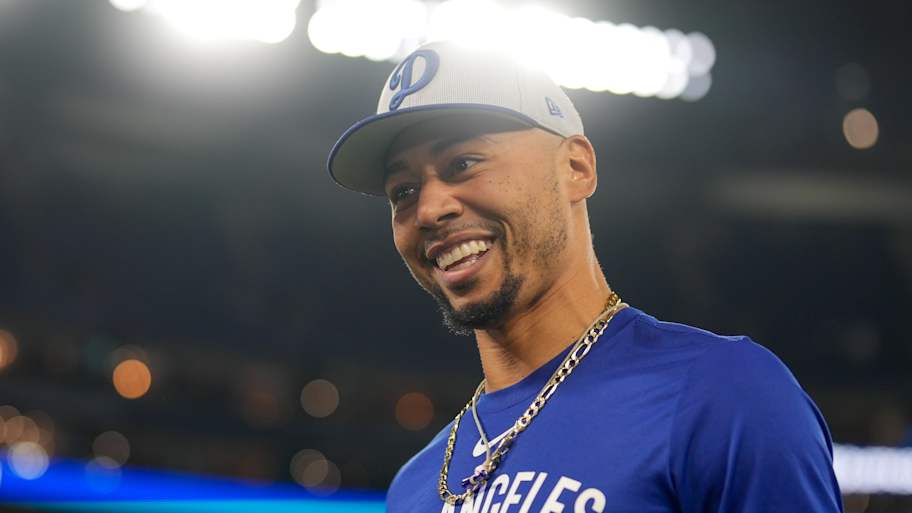 Dodgers' Mookie Betts Wins 2025 Roberto Clemente Award