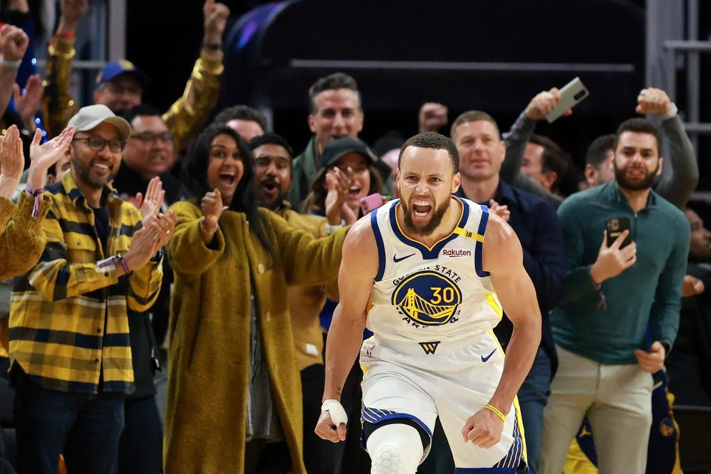 Warriors' Steph Curry surpasses LeBron James to make NBA history