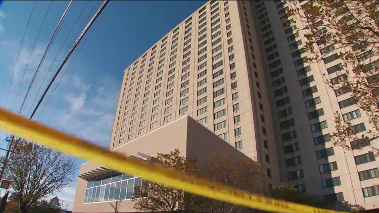 Hundreds of residents evacuated from St. Paul apartment after fire