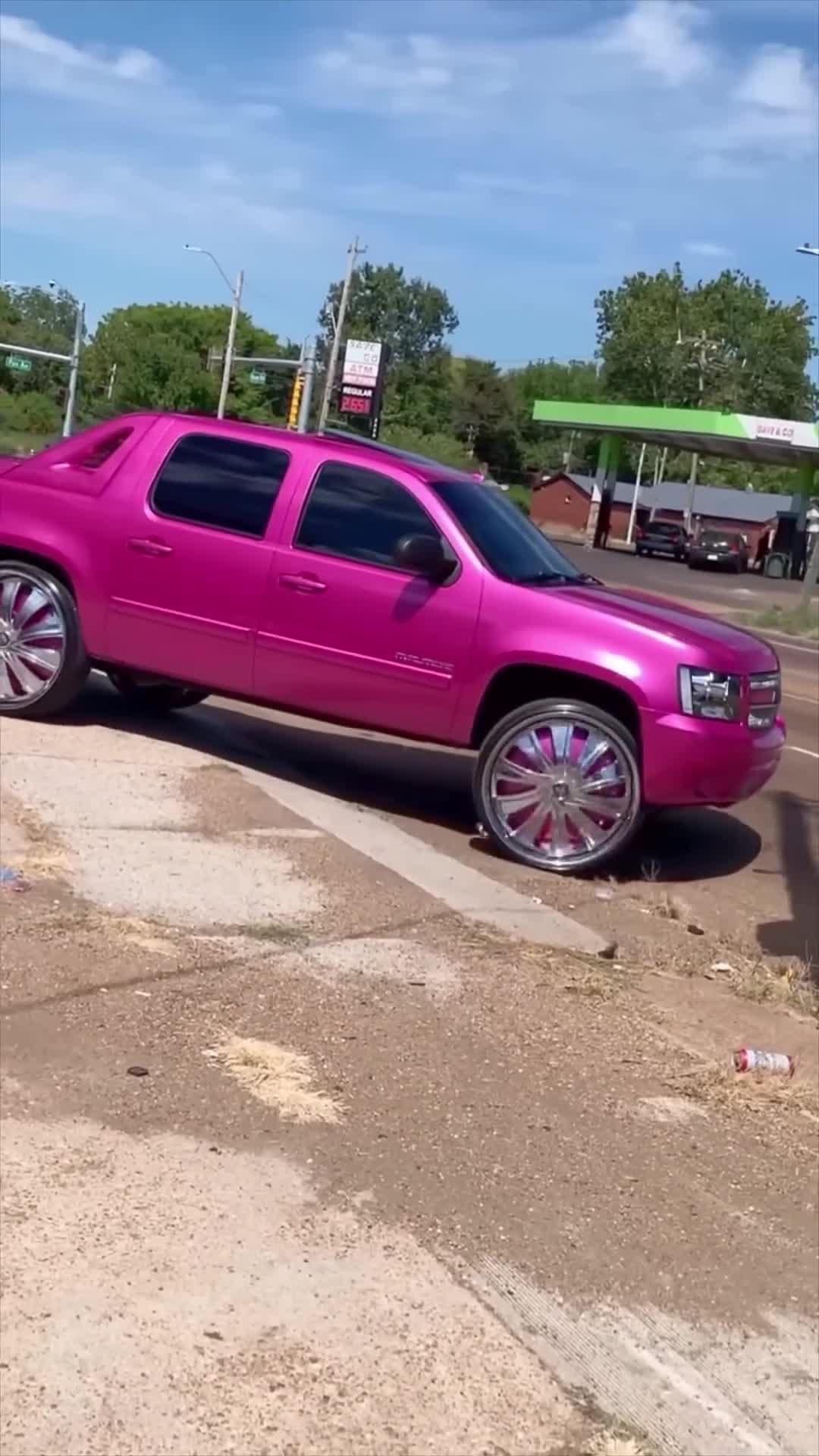 Chevy Avalanche on 28” DUB Floaters