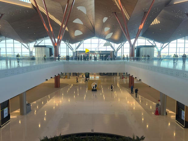 Take a look inside Pittsburgh International Airport's new $1.7 billion ...