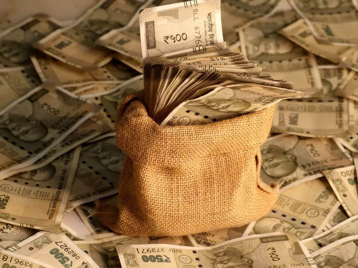 Debt vs Investing: How retirees can get the best of both worlds