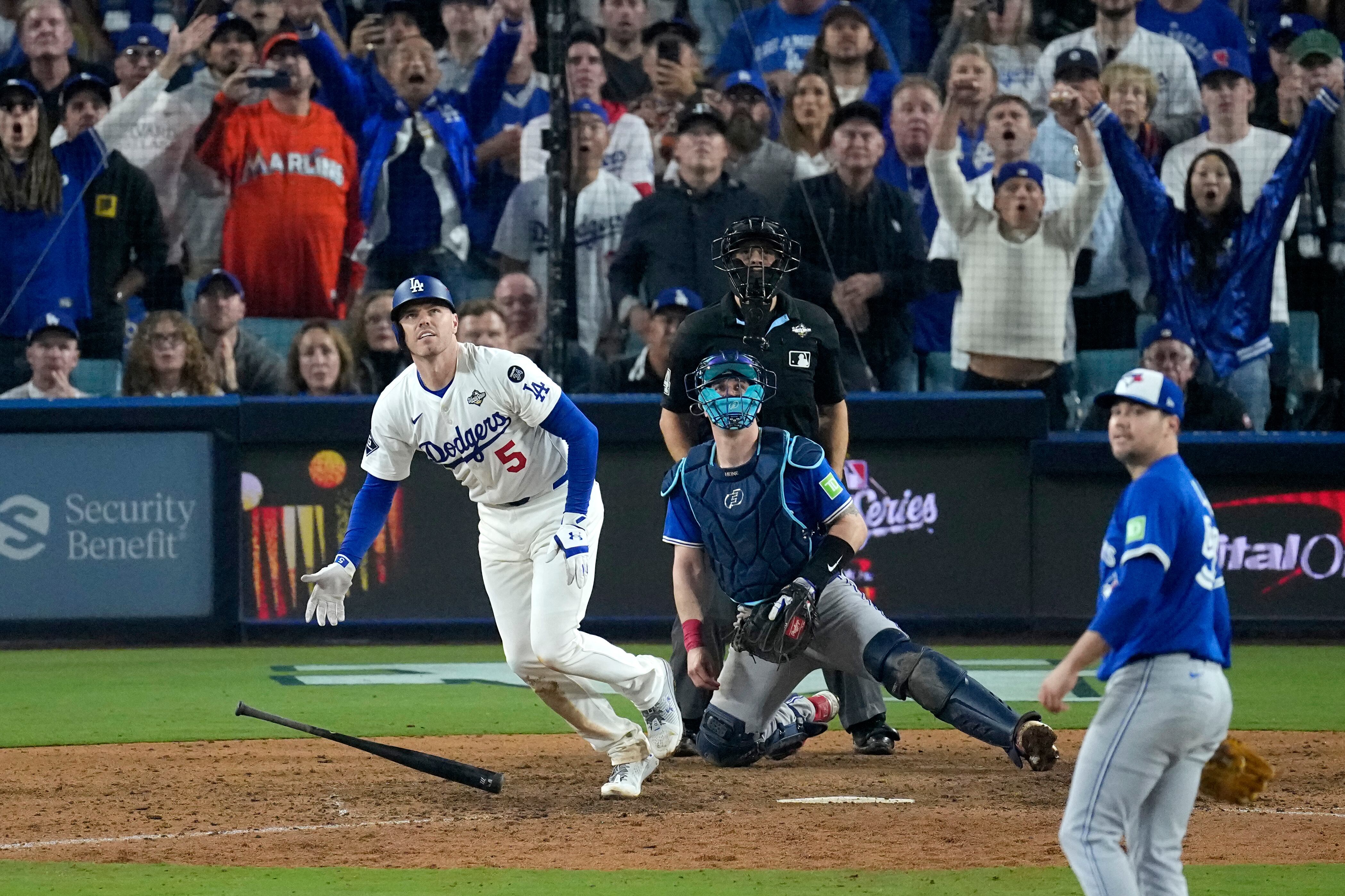 Freeman's 18-Inning Homer Gives Dodgers 2-1 Lead
