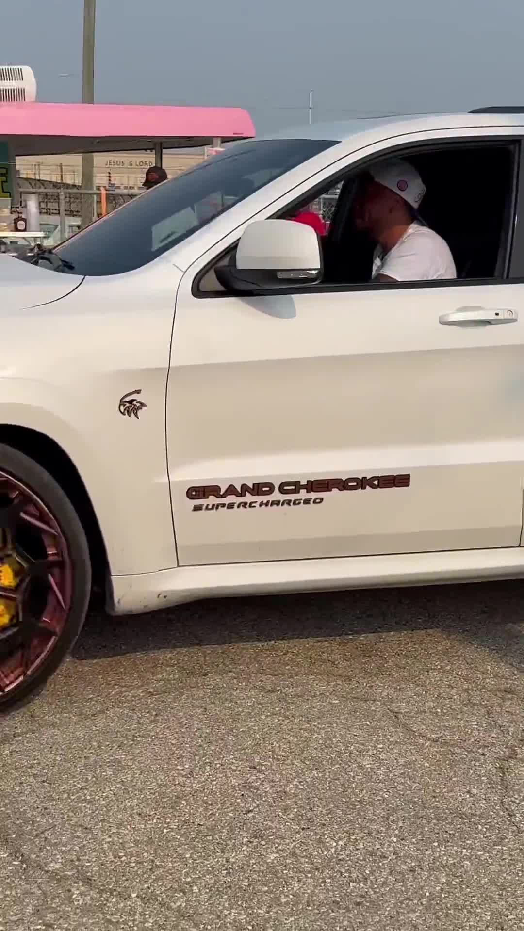 Jeep Trackhawk on 26’s Forgiatos Riding