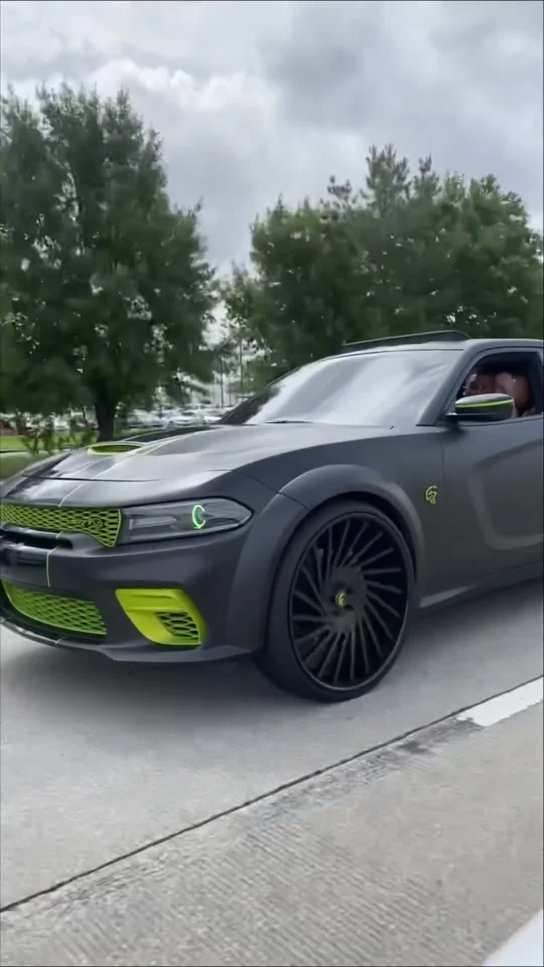 Corey’s matte black widebody Hellcat on 26’s Forgiatos