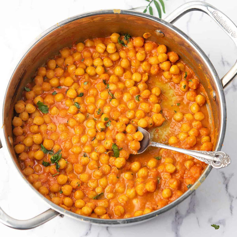 Creamy chickpea curry (without coconut milk)