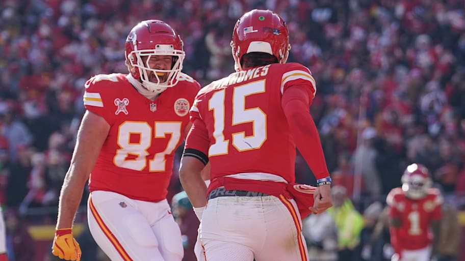 Patrick Mahomes Had Sweet Gesture for Travis Kelce After Record-Tying ...