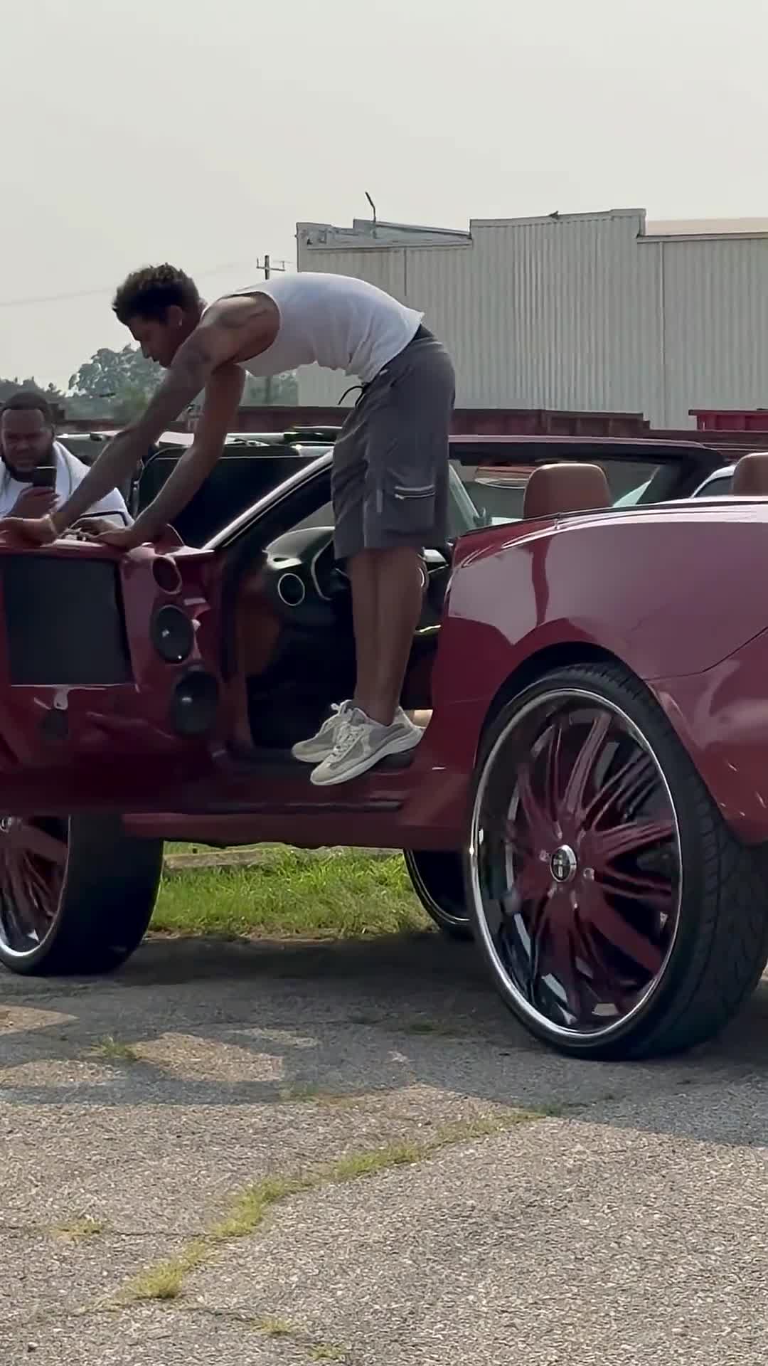 Bro’s Chevy Camaro vert on 32” DUB floaters