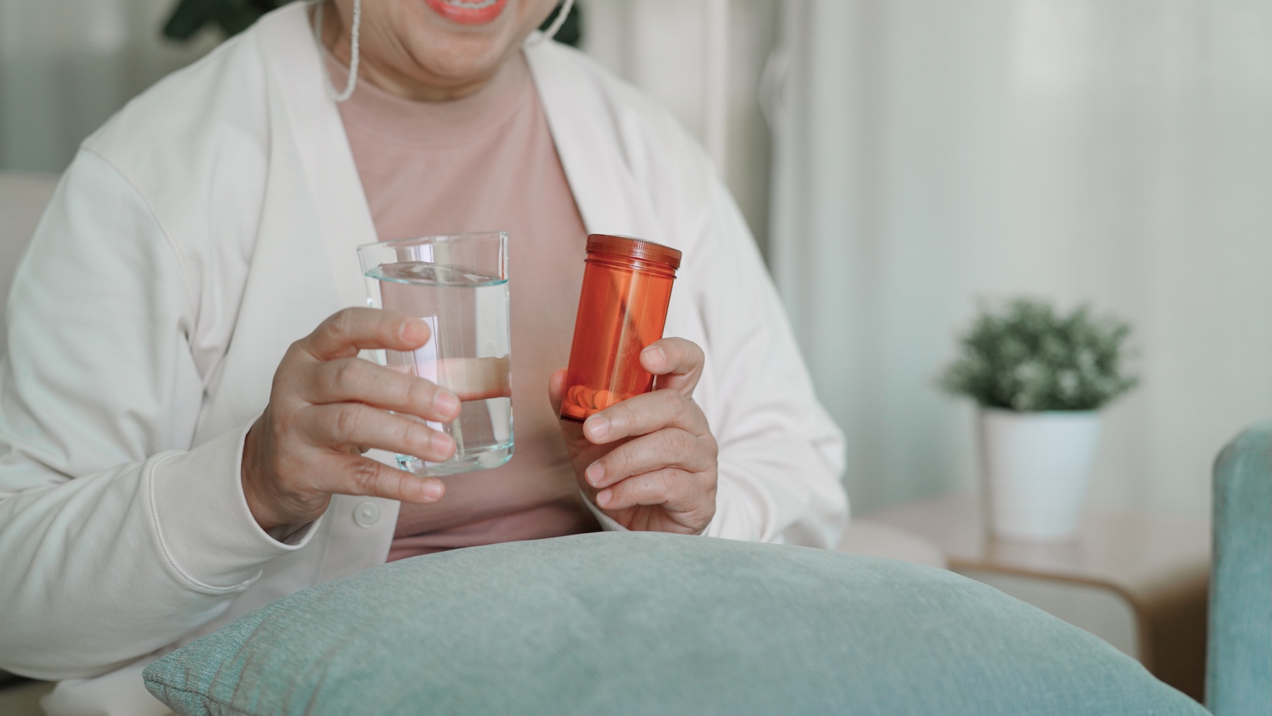 New Hormone-Free Menopause Pill Cuts Hot Flashes by 55% and Improves Sleep