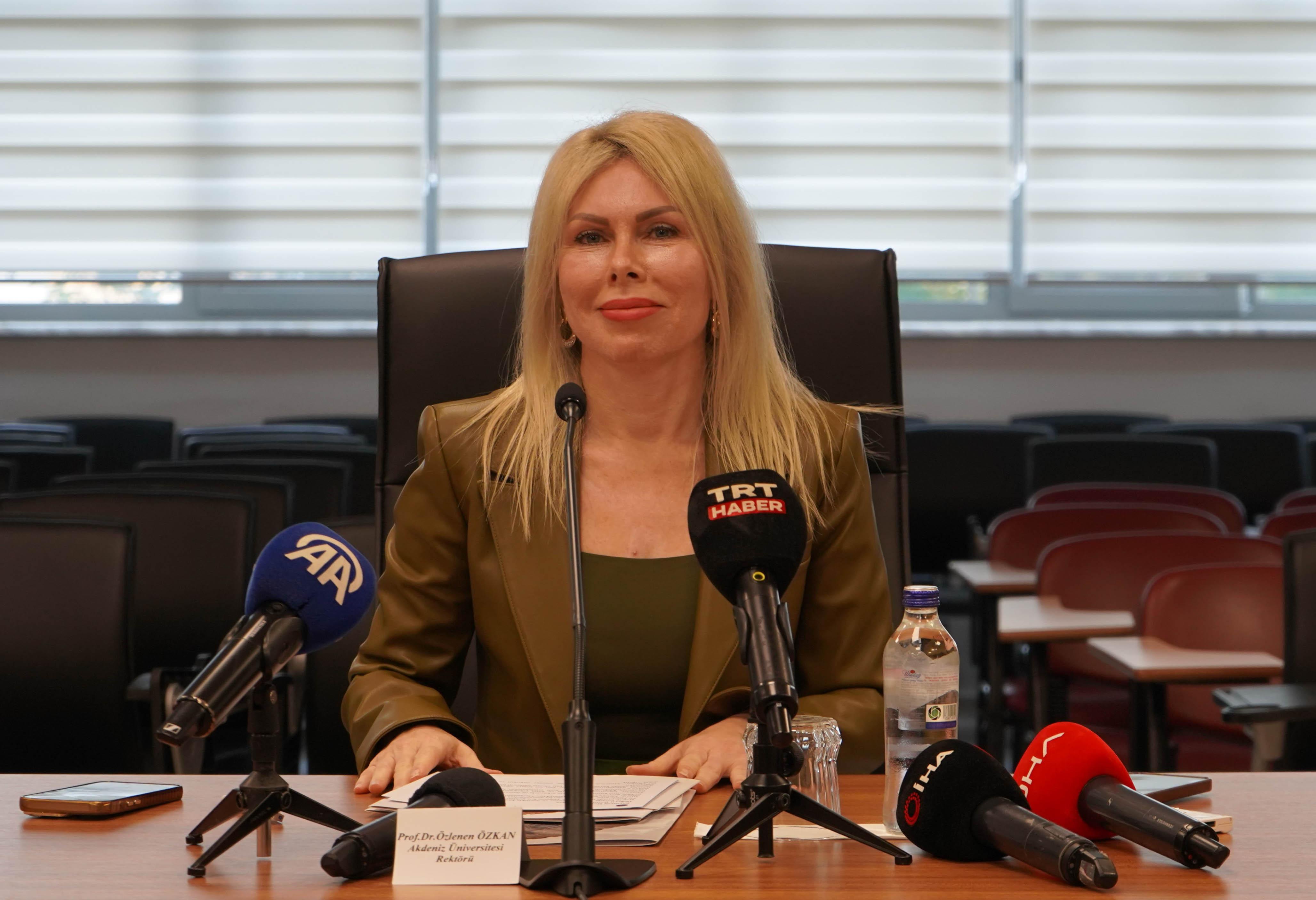 Salim Uzun Rektör Hanım çok kızdı: “Deliyi bulmak lazım!