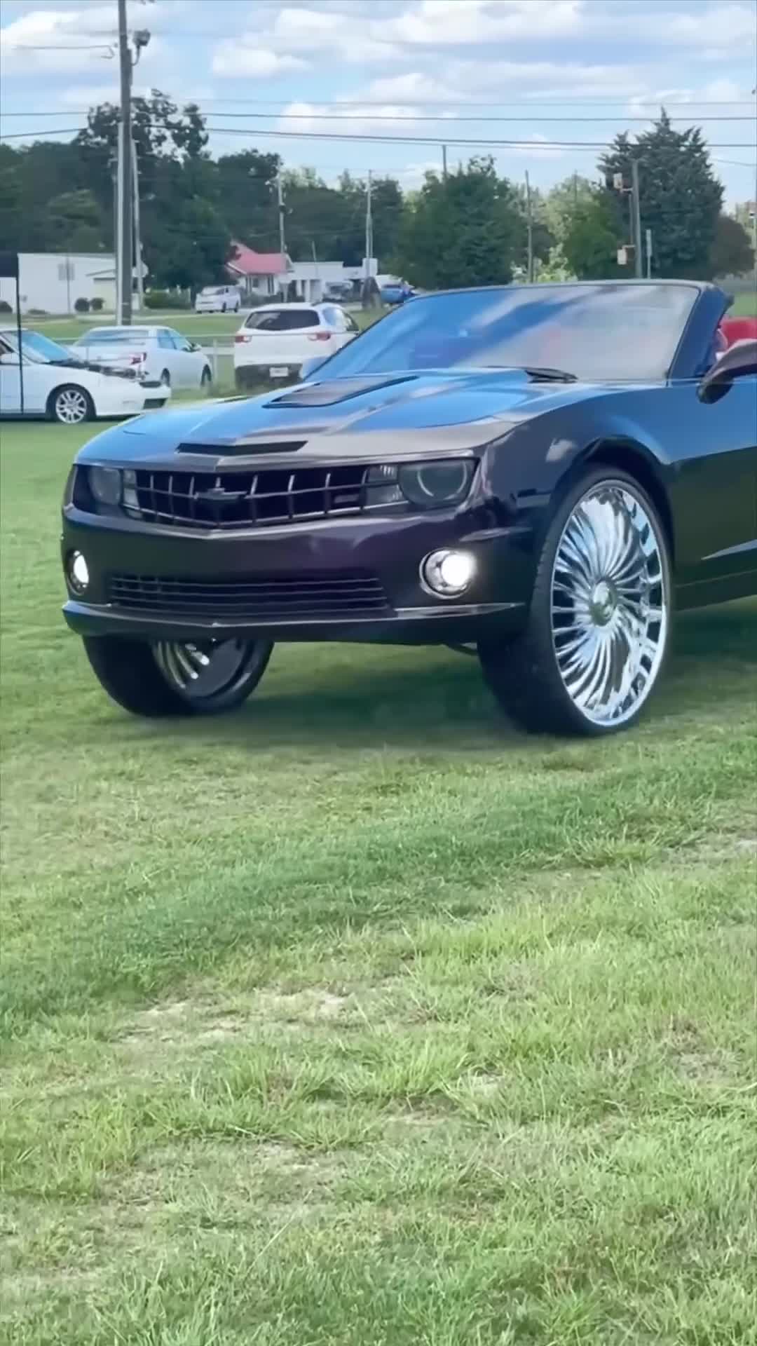 Chevy Camaro Vert on 30’s riding