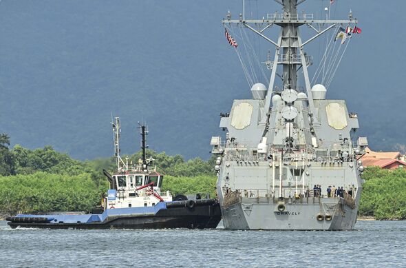 Venezuela retaliates after US warship arrives at island nation