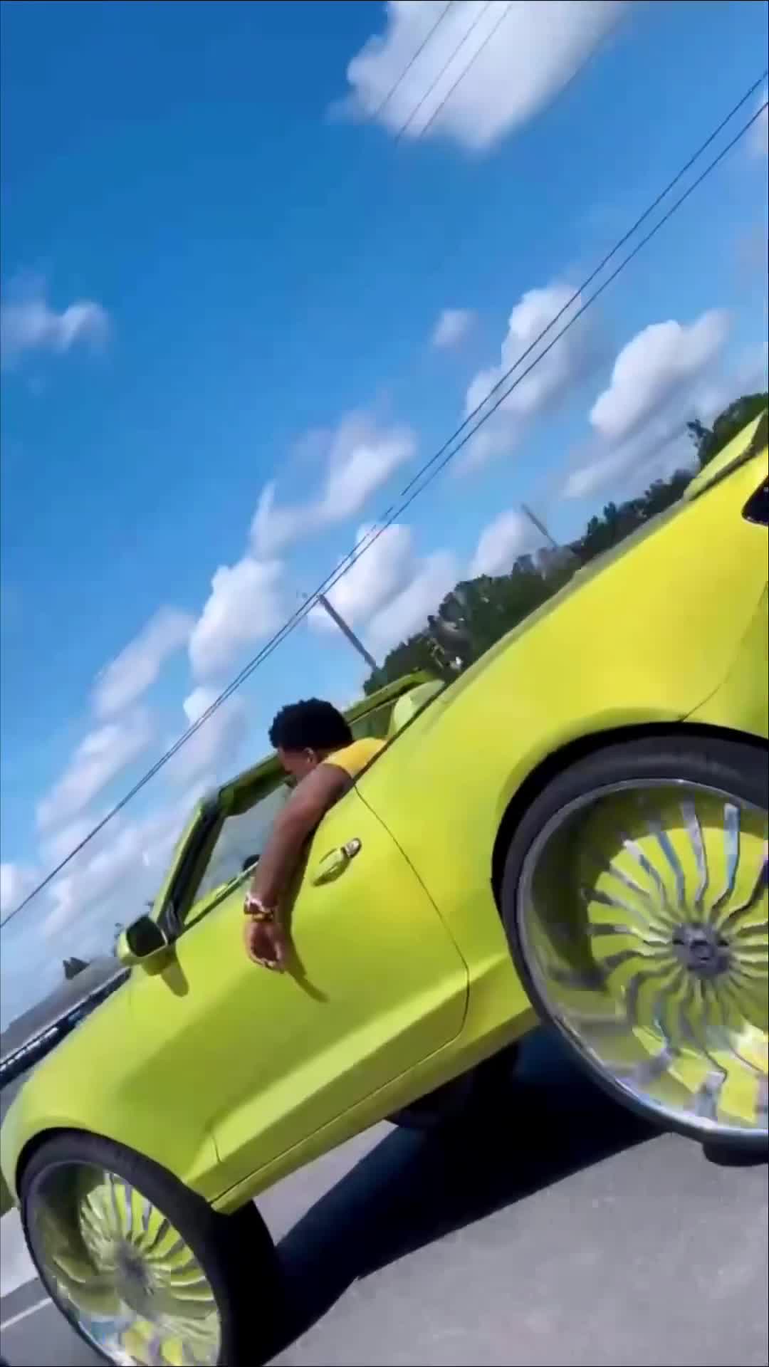 Lime Gold Camaro Vert on 34’s Ridin