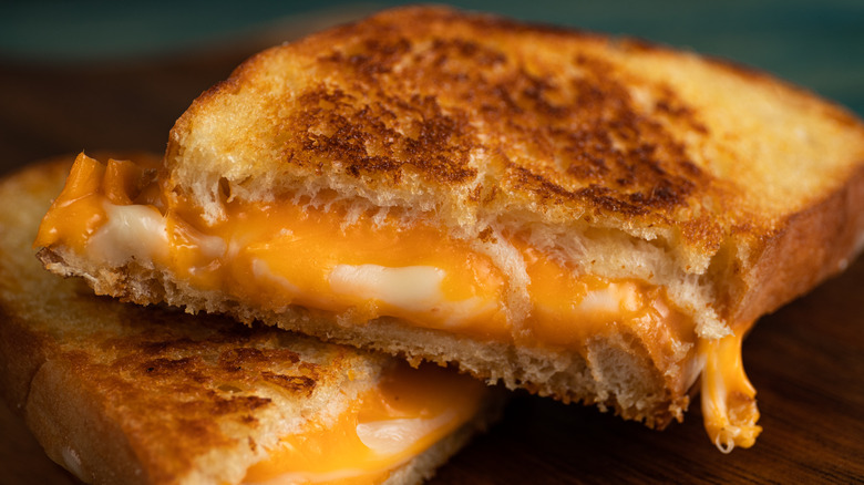 Toast First, Grill Later: The Grilled Cheese Trick You're Missing