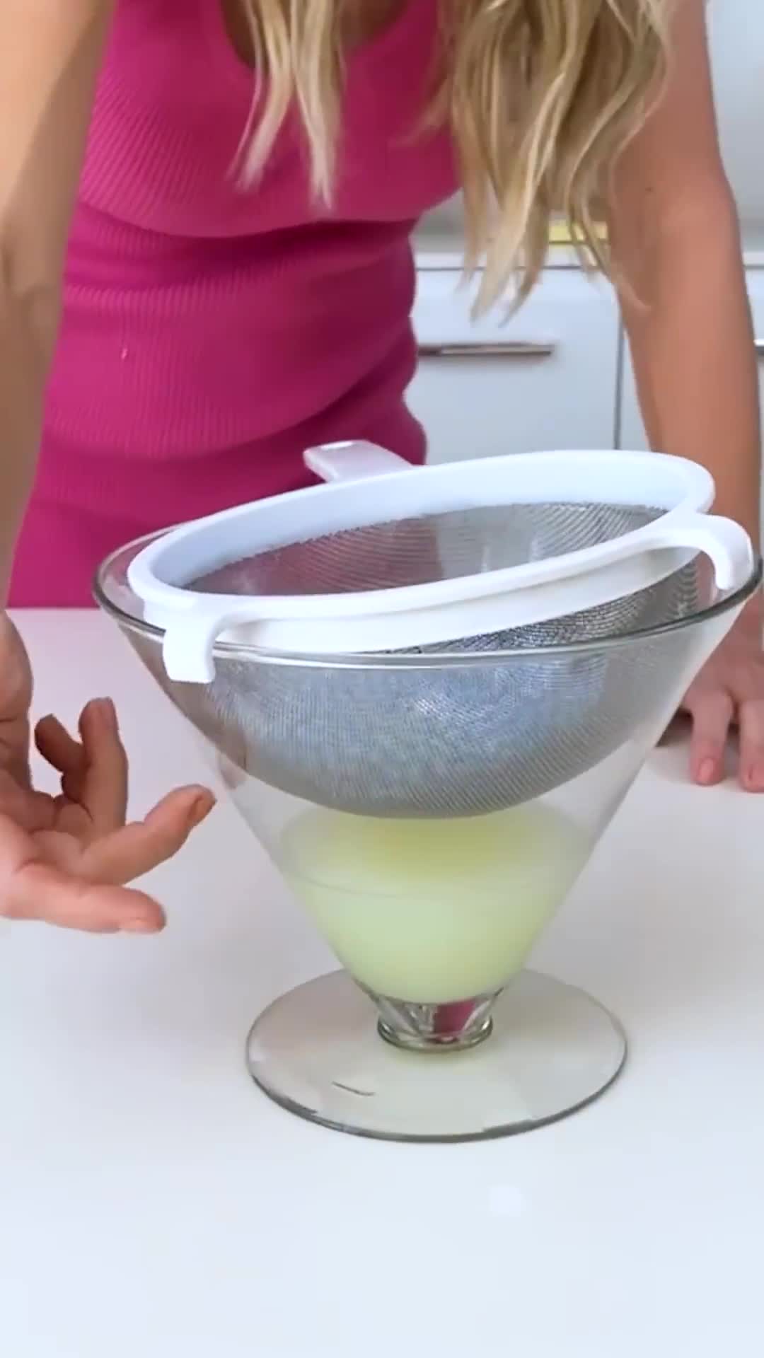 Añade sal y limón al yogur y harás el mejor queso crema 100% natural