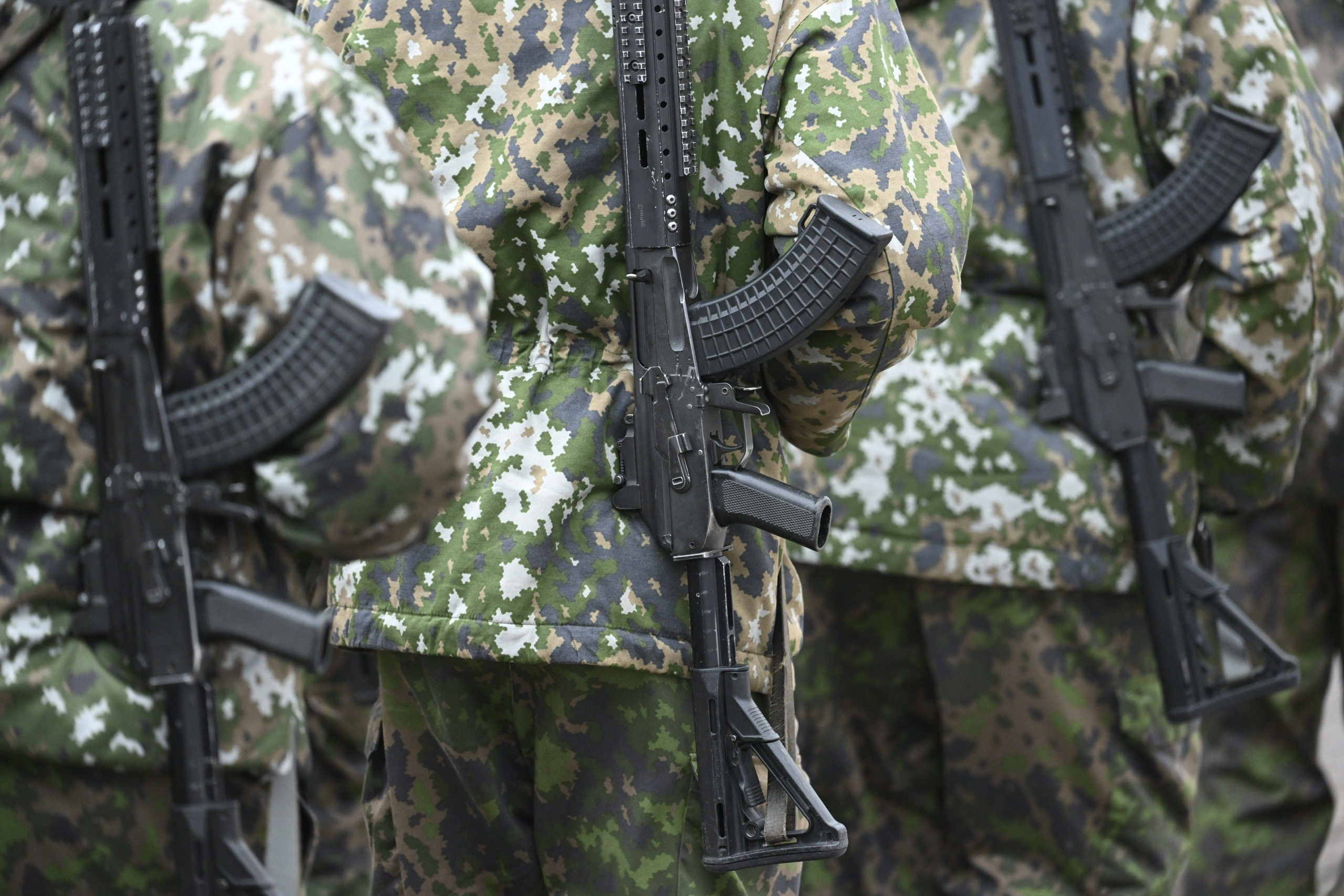 Puolustusvoimat siirtyy käyttämään uusissa käsiaseissa Nato-standardin ...