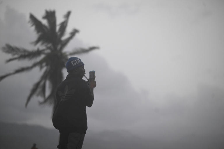 Hurricane Melissa latest: Jamaica braces for 'storm of the century'