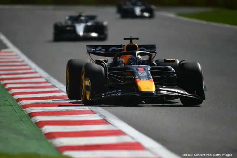 NOS-analisten zien het somber in voor Verstappen: 'Heeft nu wel een ...