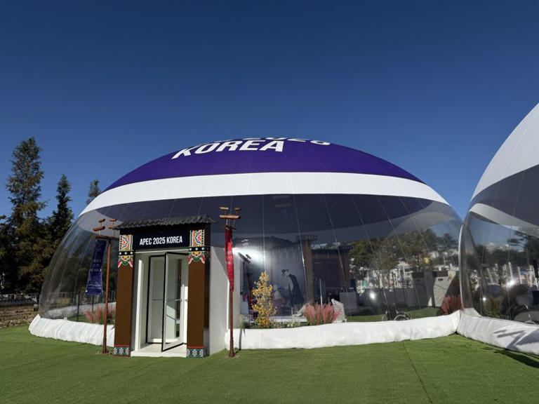 "삼성 트라이폴드폰부터 SK HBM4까지"…글로벌 정상 맞는 경주, K-기술로 빛났다 [경주 APEC]