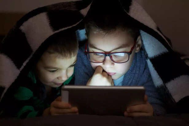 How to Keep Your Child Smart but Not Screen-Addicted