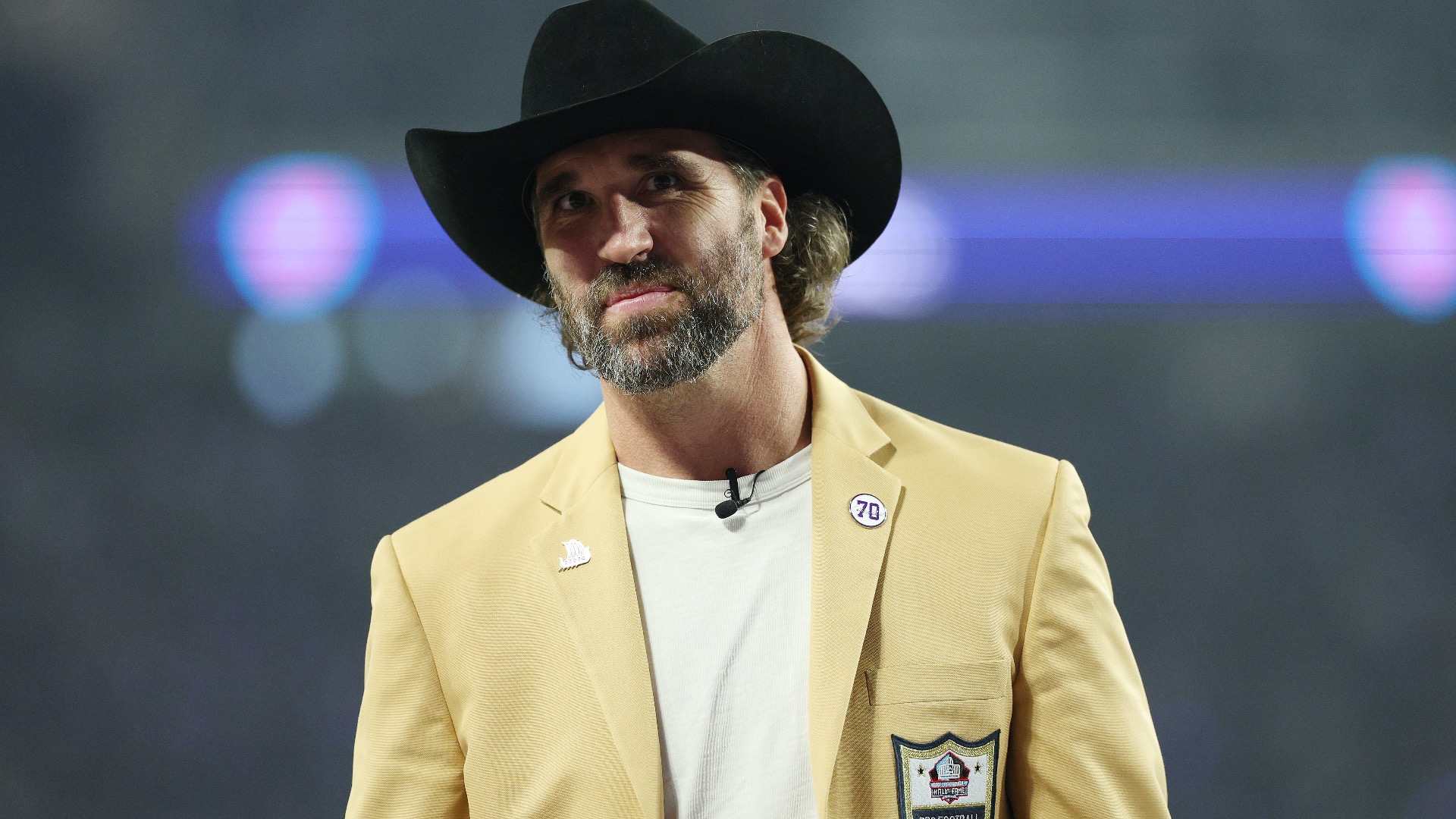 Jared Allen Issues Strong Words to Vikings Before Lions Game