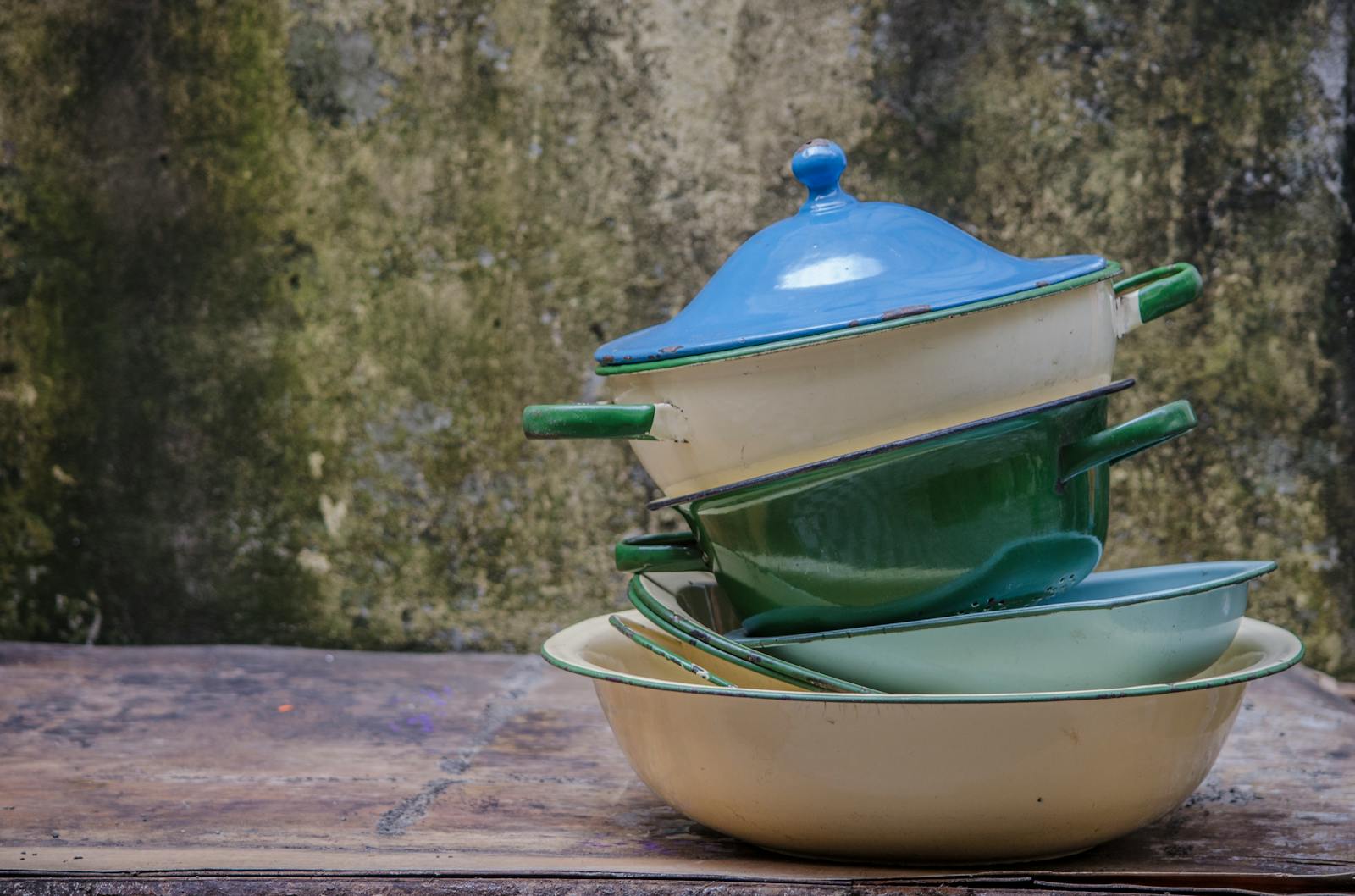5 Antique Dishes From Grandma's Set That Collectors Love