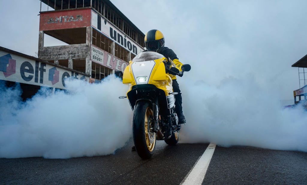 La Yamaha XSR900 GP 2026 si tinge di giallo in omaggio a “King” Kenny ...
