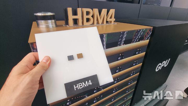 [경주 APEC]삼성전자·SK하닉, 경주서도 HBM4 맞붙었다