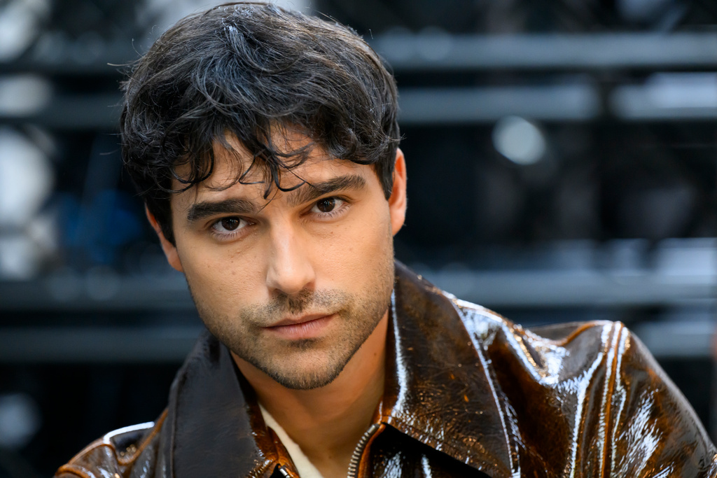 Eric Saade leder ”Körslaget”