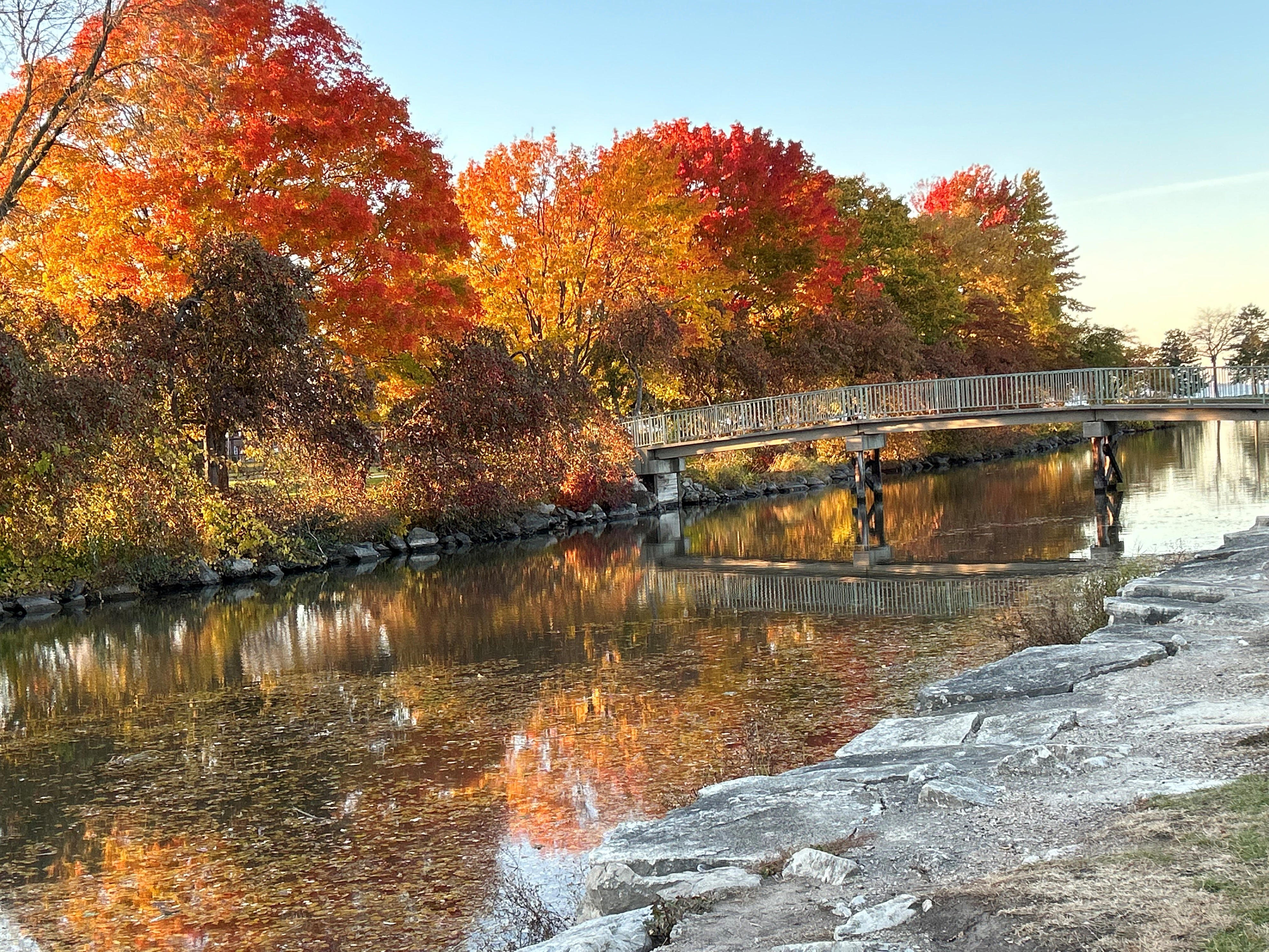 Fond du Lac County sees fall colors despite summer-like start to ...