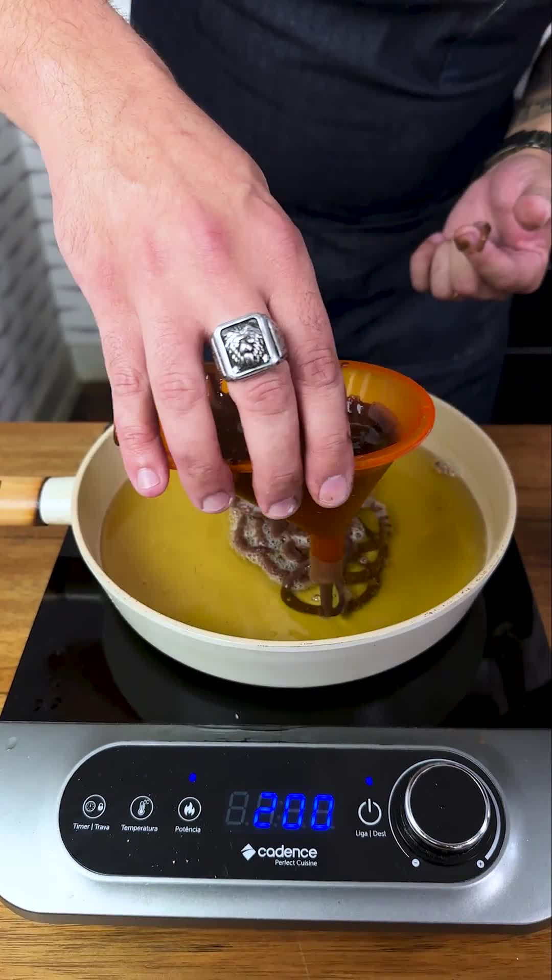 Funnel Cake de chocolate, ¡el pastel más famoso de Disney! #receta #postre