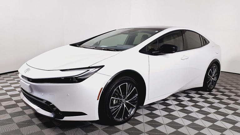 The most fuel-efficient Hybrid Cars of 2025