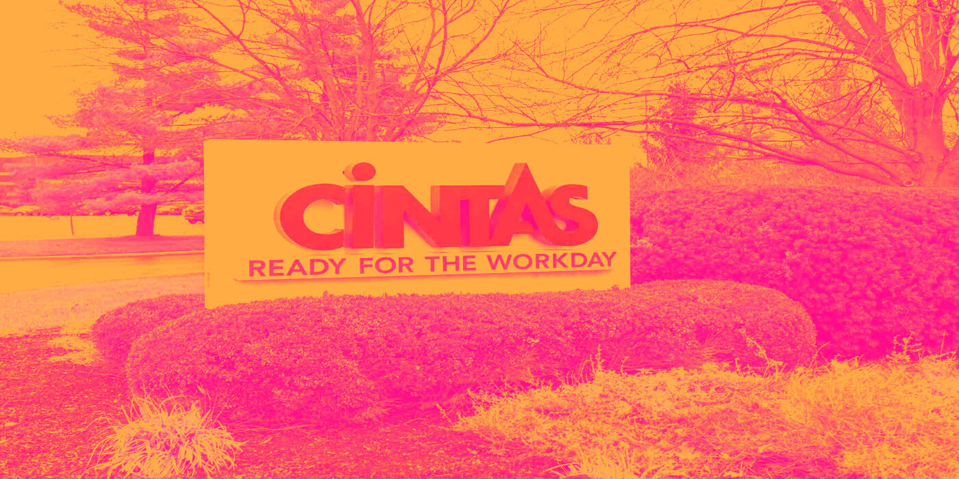 3 Big Reasons to Love Cintas (CTAS)