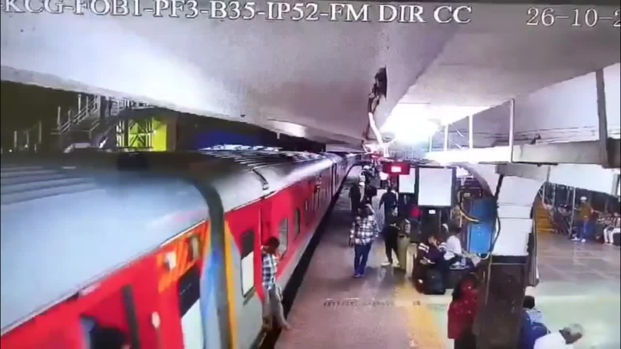 Man Rescued After Falling Off Train at Hyderabad’s Kacheguda Station