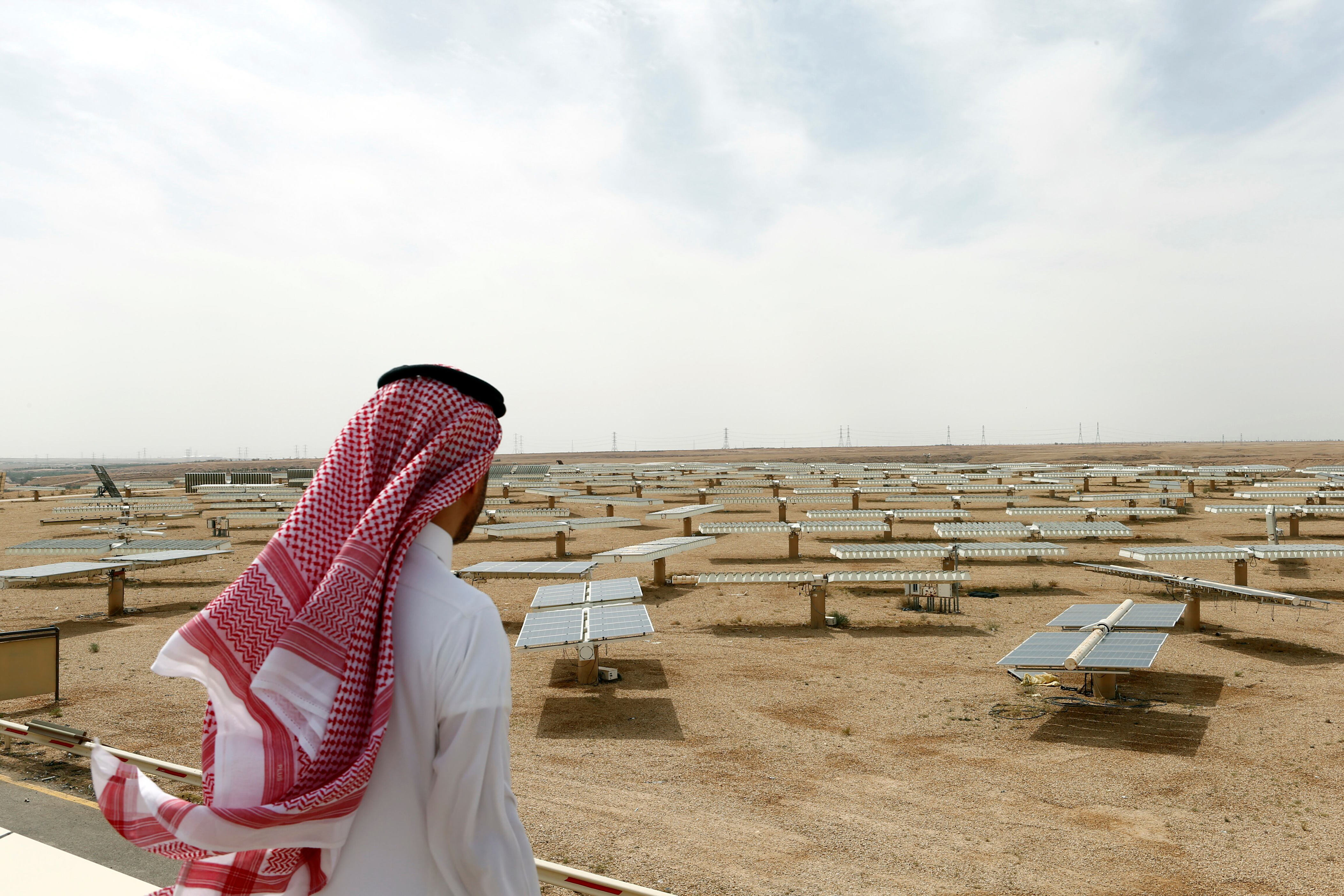 Saudi Arabia awards contracts worth $2.4bn for renewable energy projects