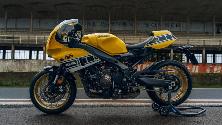 La Yamaha XSR900 GP 2026 si tinge di giallo in omaggio a “King” Kenny ...