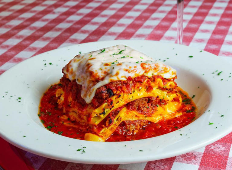 5 Restaurant Chains With the Best Lasagna, According to Chefs