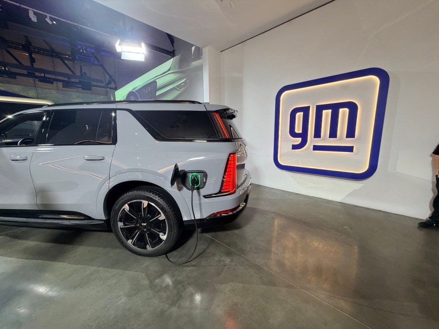 GM’s 2028 Escalade lets you take your eyes off the road