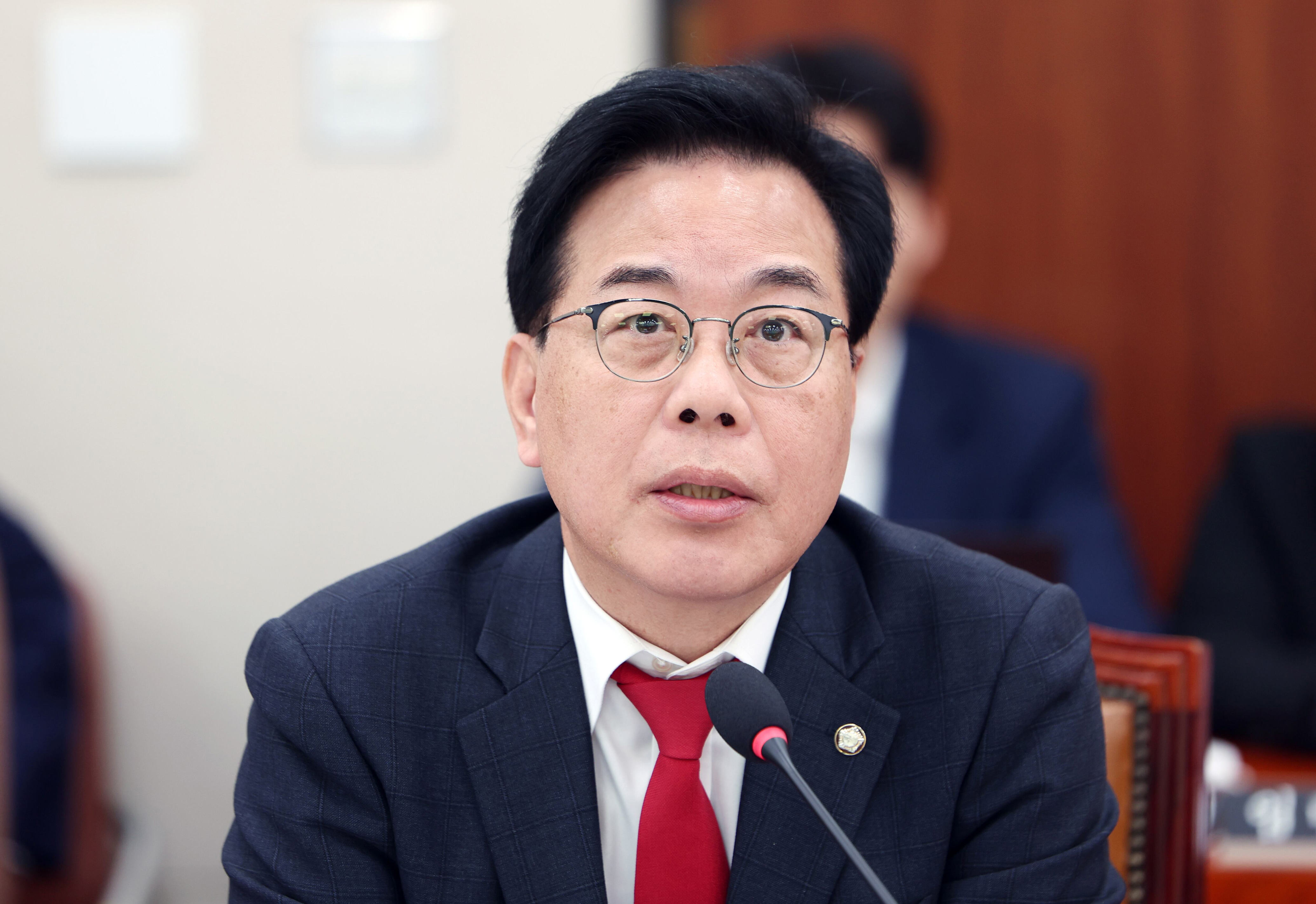 People Power Party Leader Demands Presidential Office Address Cambodian ...