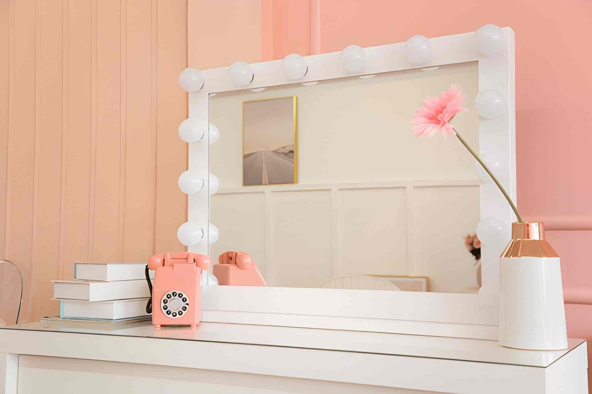 Vanity Mirror With Lights: Perfect Options for Dressing Tables and ...