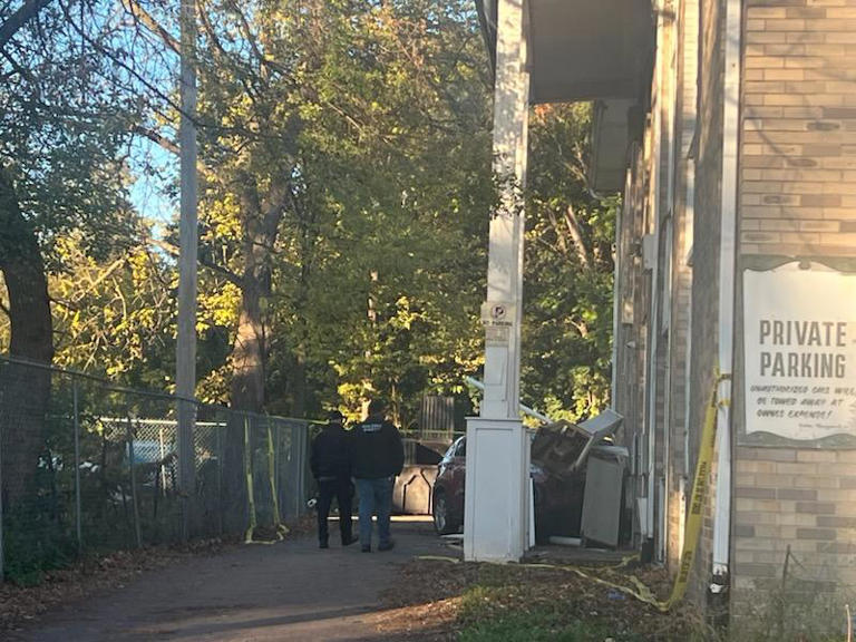 Stolen car crashes into Lansing apartment building, suspects in custody ...