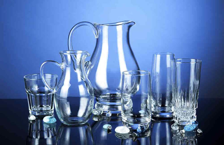 Sleek and Shiny: Glass Crockery for Contemporary Dining