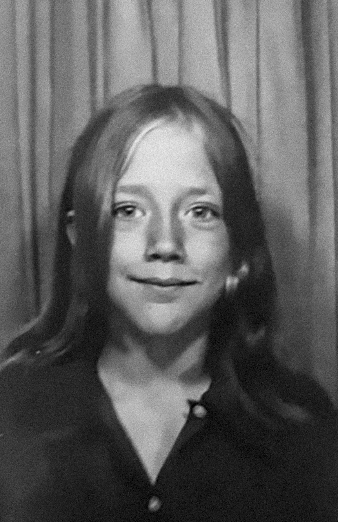 Edie Falco Tried to Mask Her New York Accent, Until ‘The Sopranos’ Came ...