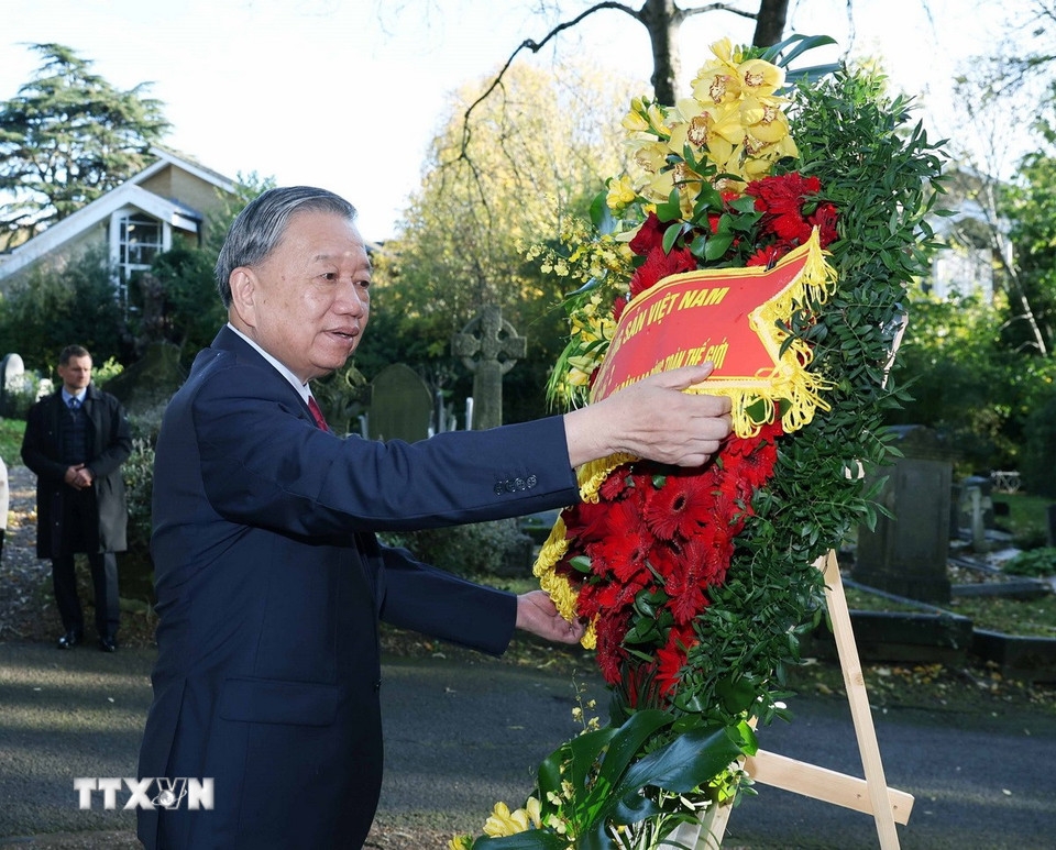 Tổng Bí thư Tô Lâm và Phu nhân viếng mộ Lãnh tụ giai cấp vô sản Karl ...