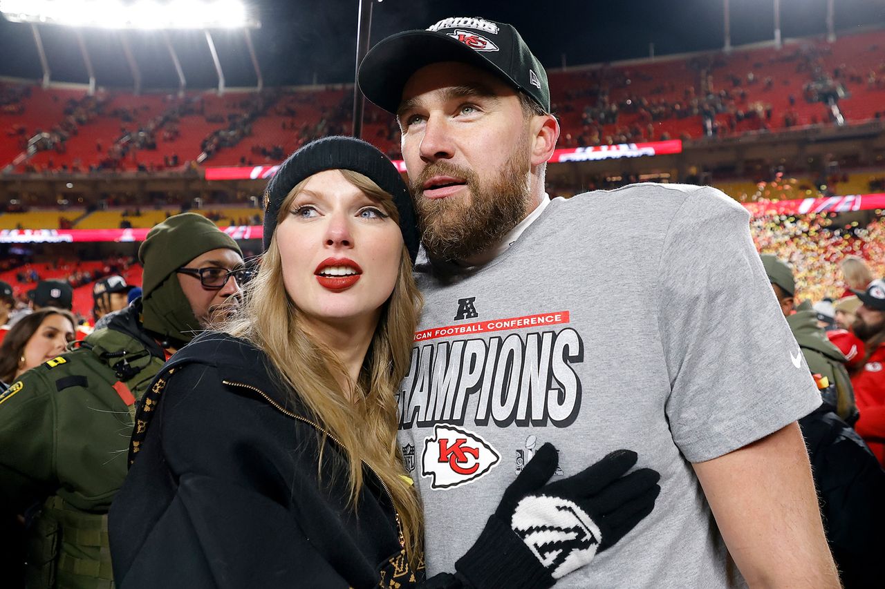 Charissa Thompson tells her boyfriend 'you should love me more' after ...